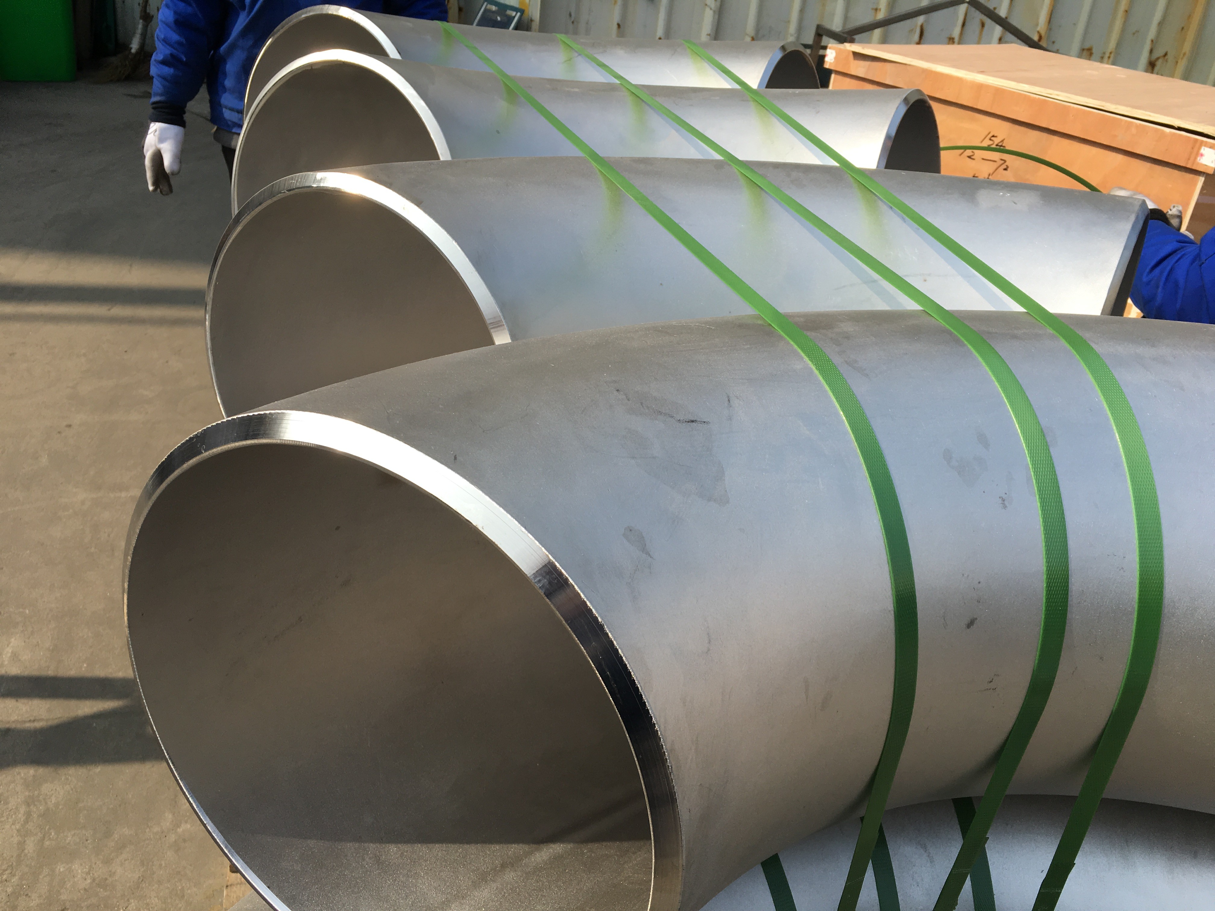 تركيبات اللحام بعقب ، ASTM A403 WP304L ، B16.9 ، CAP ، المخفض ، EQUAL TEE ، 3D ELBOW ، 180 درجة ...